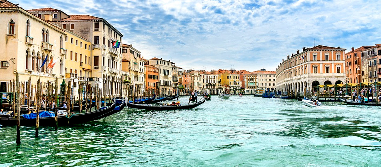 How was Venice built - Goparoo